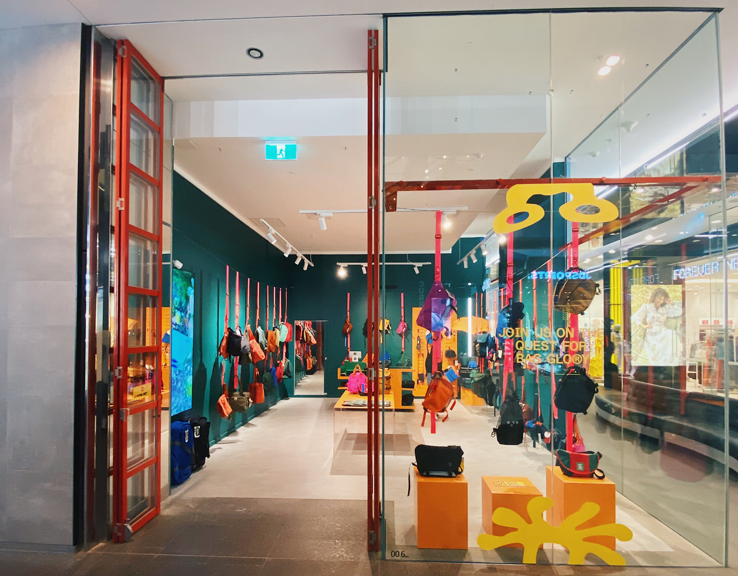 Stores – Crumpler Australia